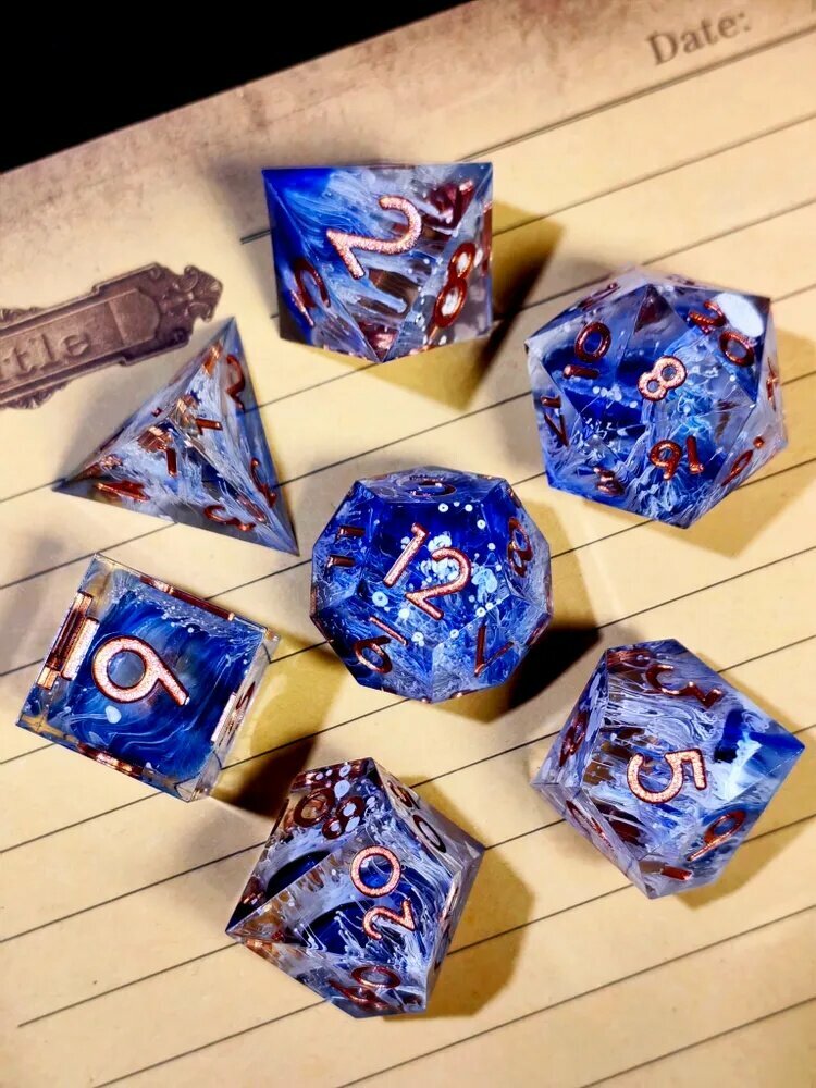 Набор кубиков ДнД из смолы дайсы для Dungeons & Dragons, прозрачные голубые с медными цифрами, кости для настольных игр