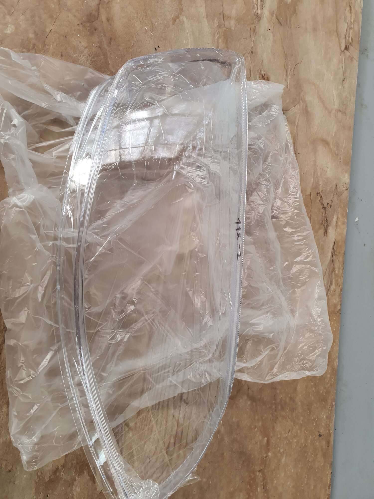 Стекло Фары Переднее Правое Ваз Лада Калина 2 (Пластик)