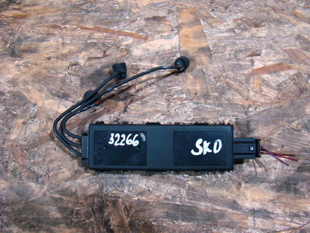 Skoda Octavia A5 Датчик объема 1Z0951171