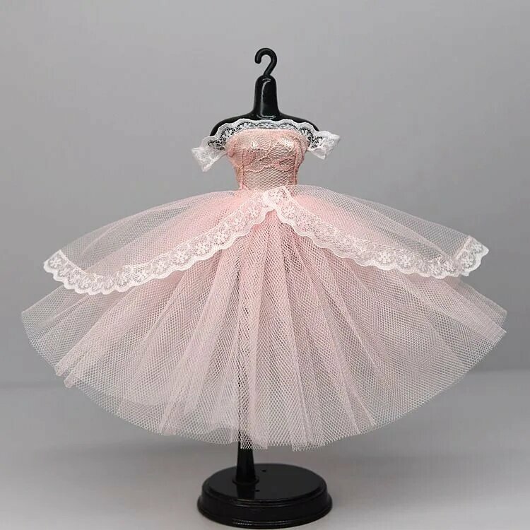 Кружевное цельное платье для куклы Барби и Блайт