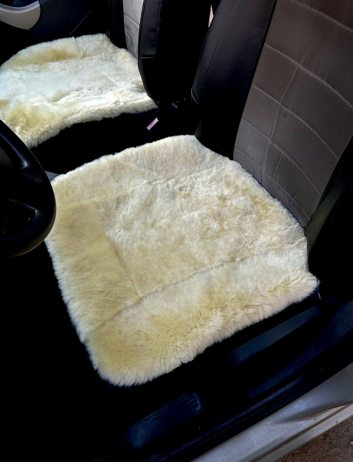 Накидка на сидушку меховая из натуральной овчины Shkura-Dekor бежевая