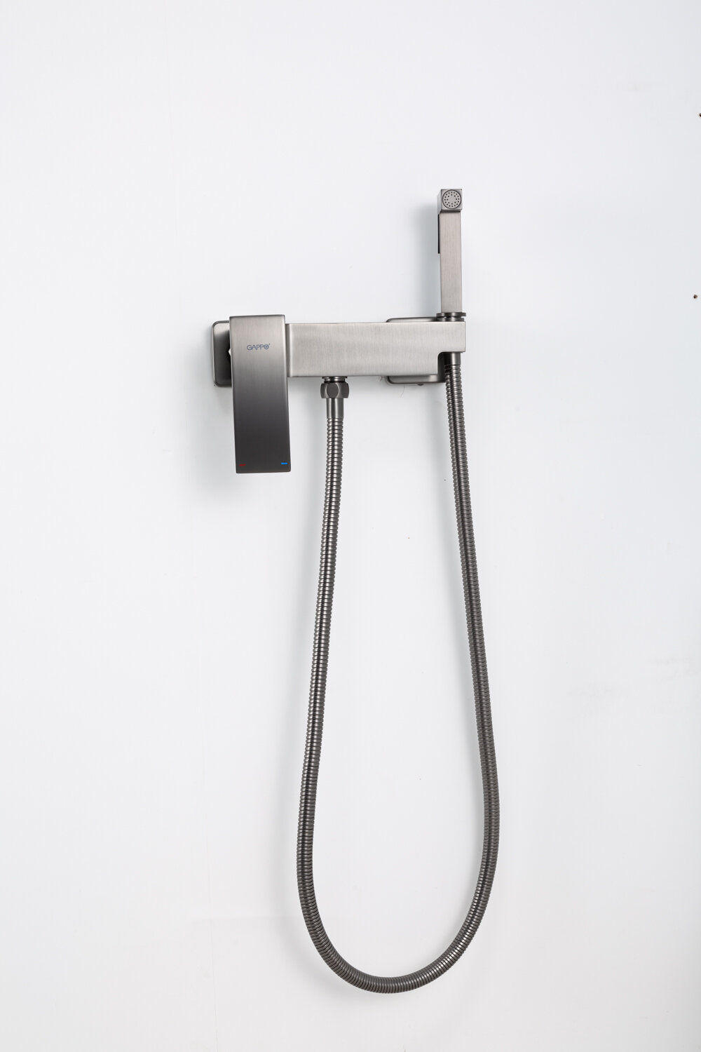 Смеситель гигиенический настенный GAPPO G2007-9 латунь, цвет оружейная сталь