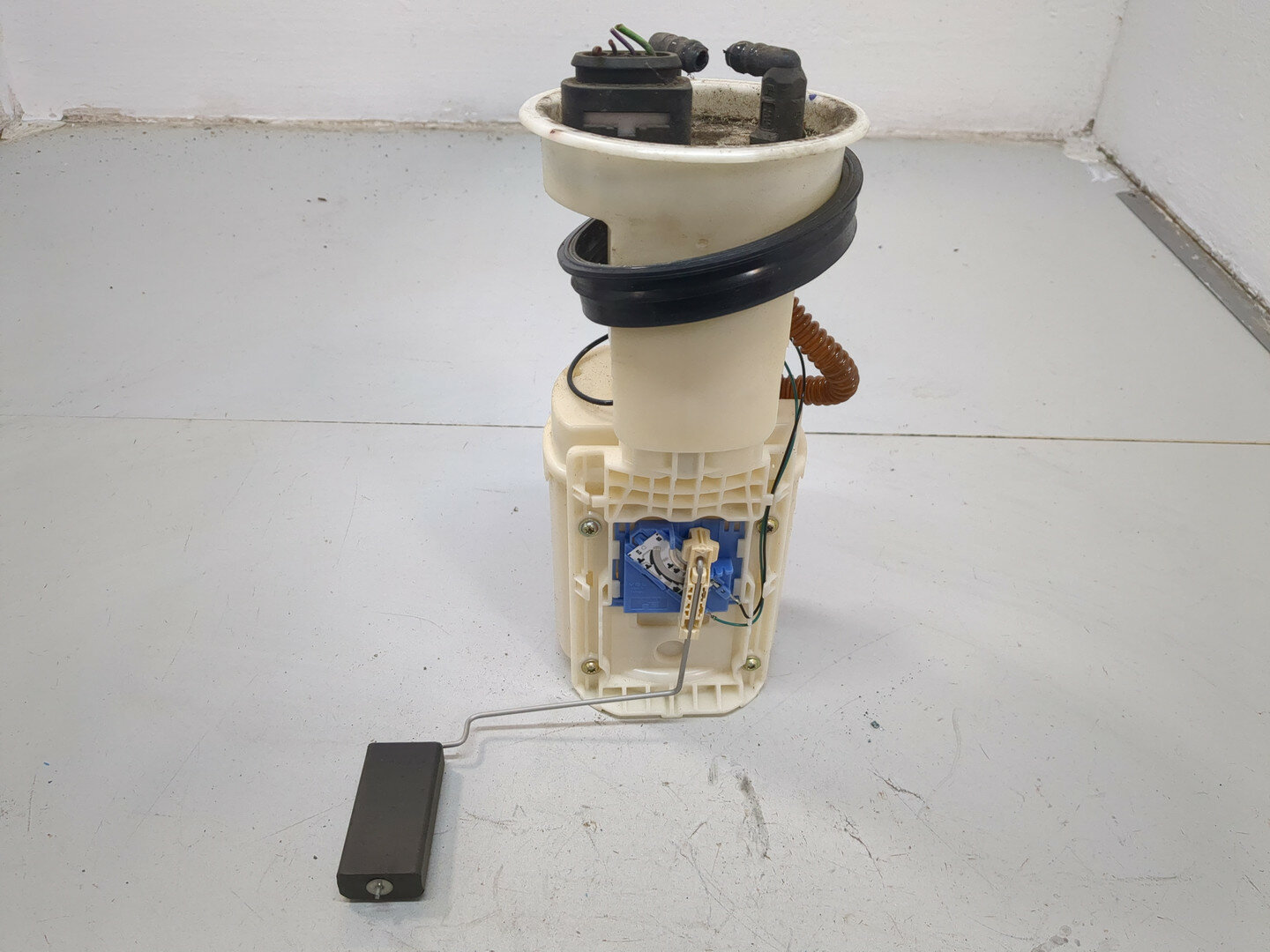 Насос топливный электрический Volkswagen Passat 5 Б/У