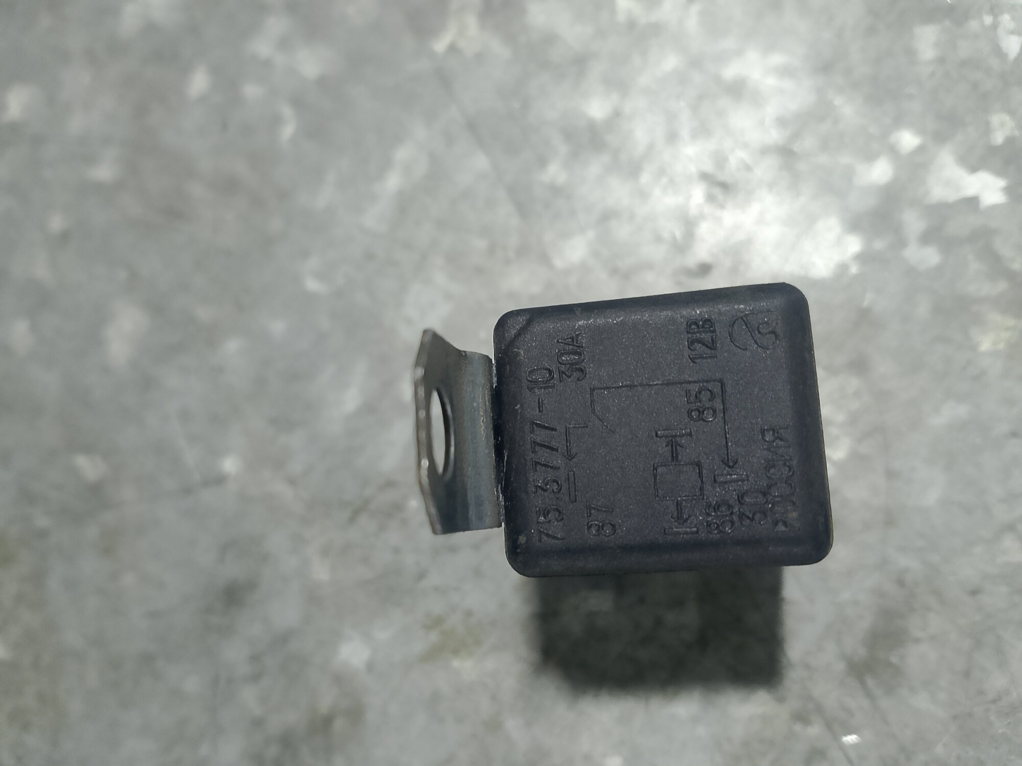 Реле 4-х контактное 12в, 30А. 75.3777-10.Б/У