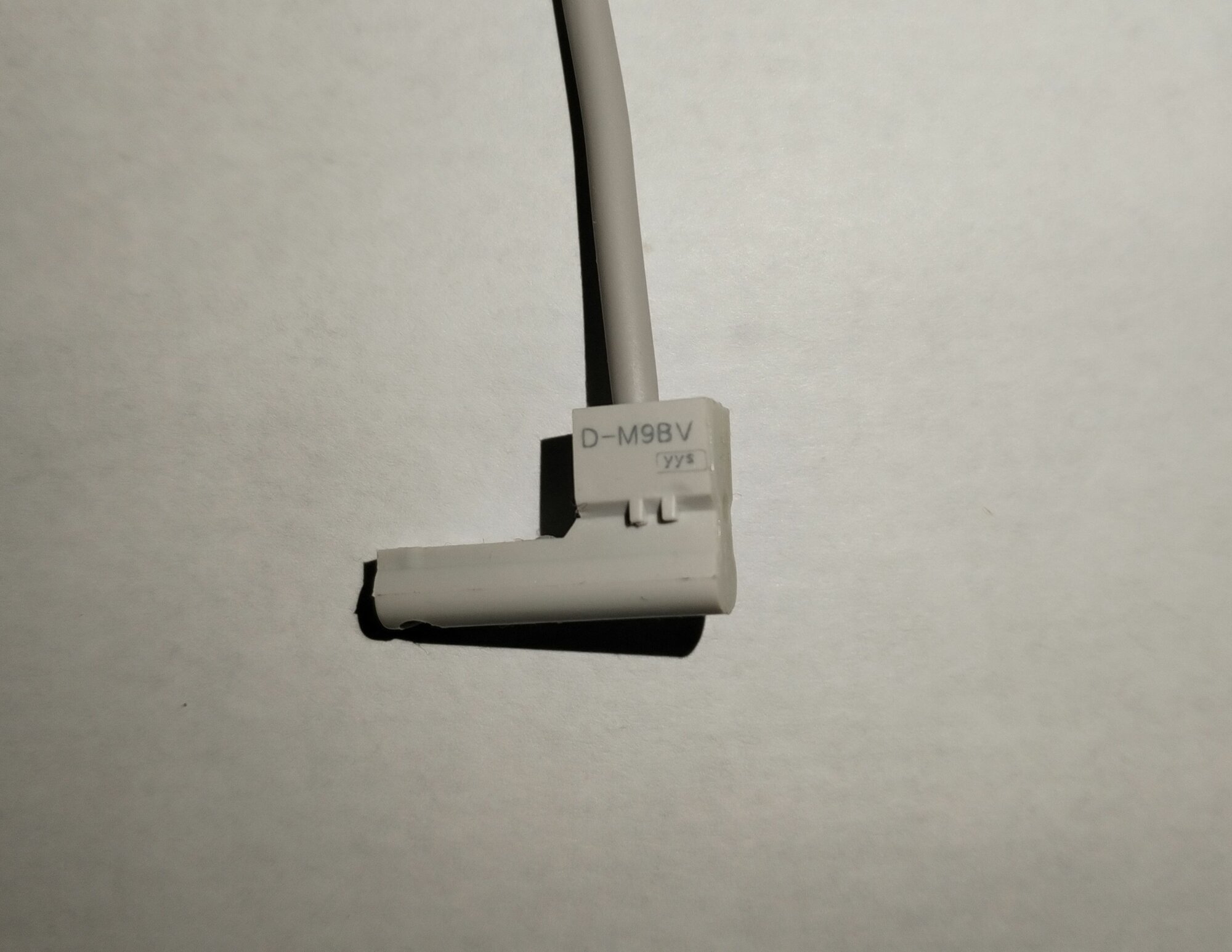 D-M9BV, Электронный датчик положения прямого монтажа, вертикальный кабельный ввод