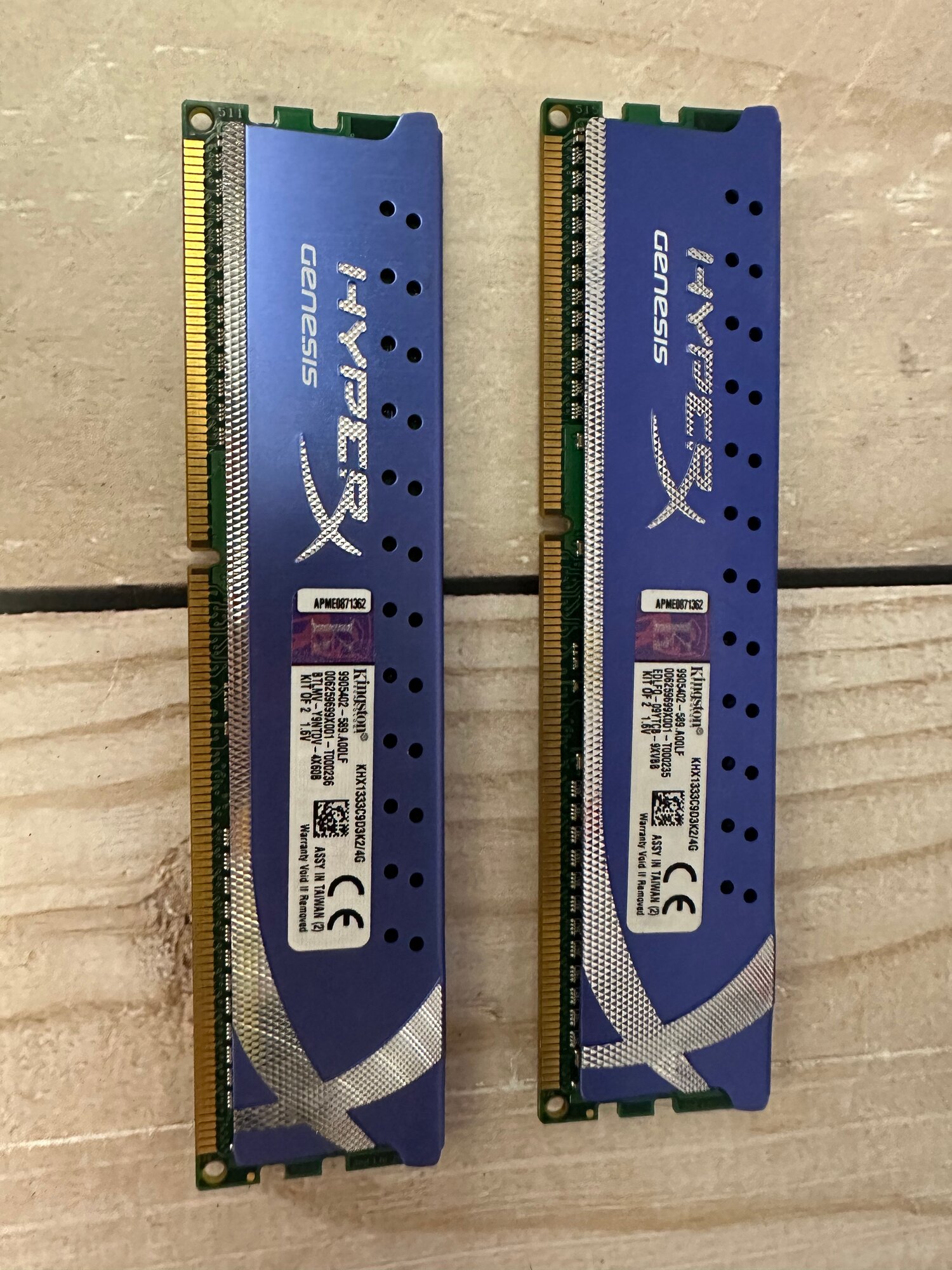 Оперативная память Kingston HyperX 2X2 Гб DDR 3 2 планки по 2гб