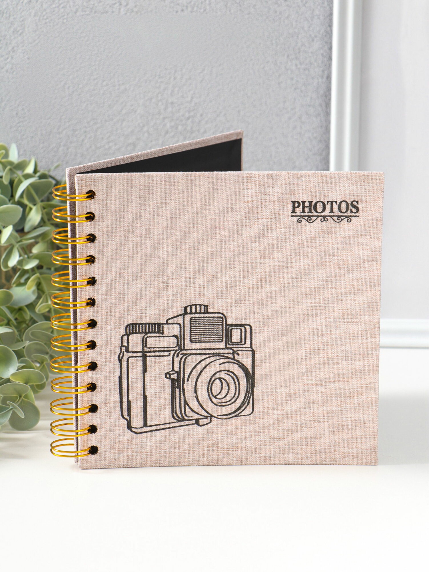 Фотоальбом на спирали 20 листов "Фотоаппарат. Беж", текстиль, чёрный картон, 17.5x17.5 см