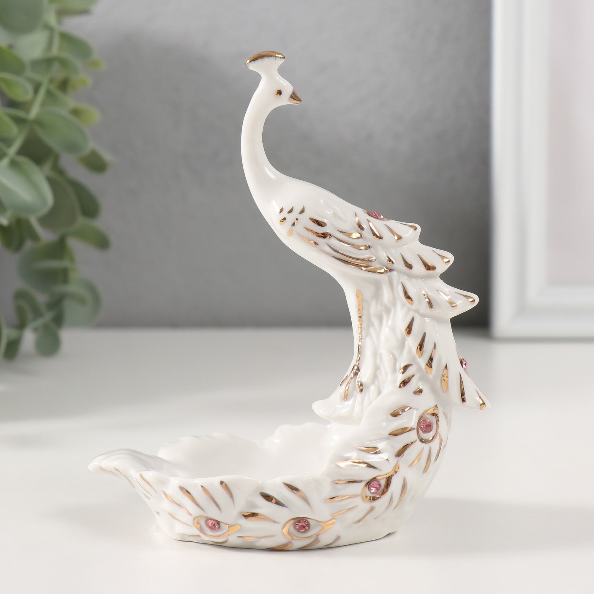 Фигурка-подставка для мелочей керамика «Пава белая», с золотом, стразы