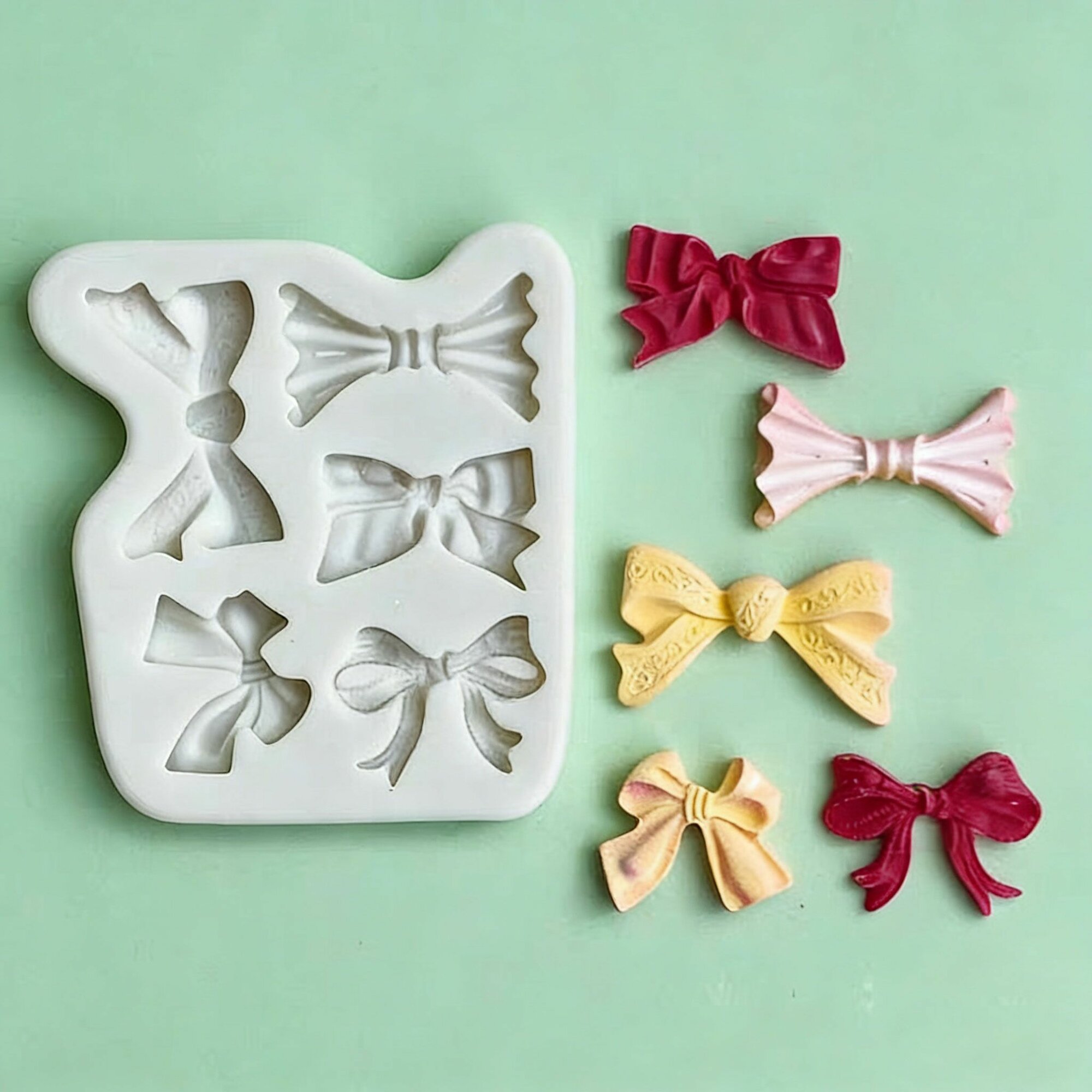 Силиконовая форма / молд для рукоделия Лепнина / лук с 5 отверстиями