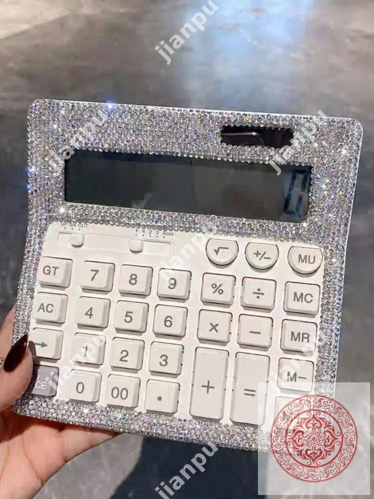 Калькулятор с мелкими стразами. Ослепительные кристаллы со стразами