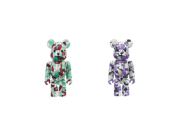 Игрушка унисекс BE@RBRICK A Bathing Ape 28th Anniversary Camo #1 Red/Green, Confirmed-Green+Purple (Open)