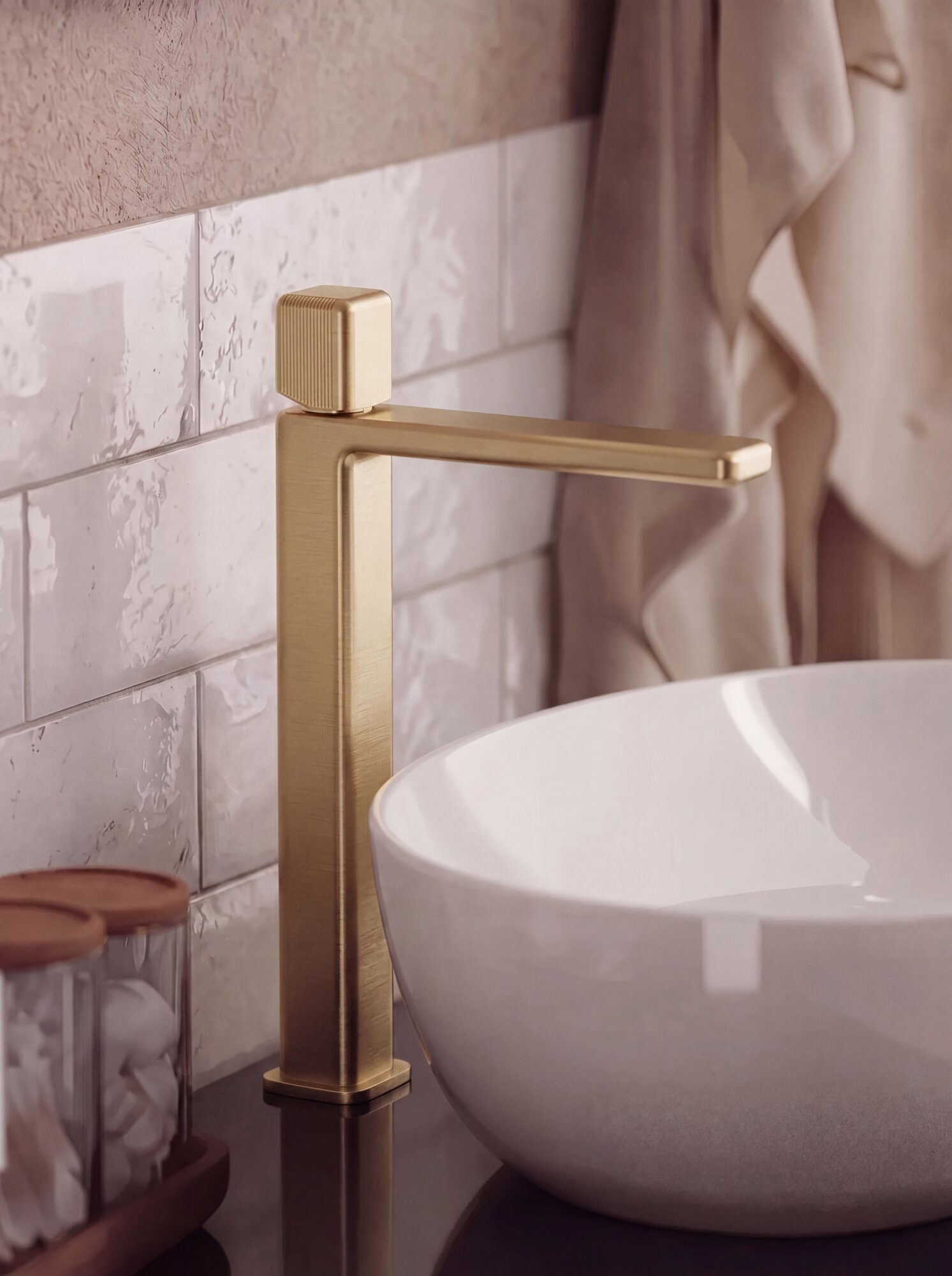 Смеситель для раковины накладной высокий ALTROBAGNO, матовое золото