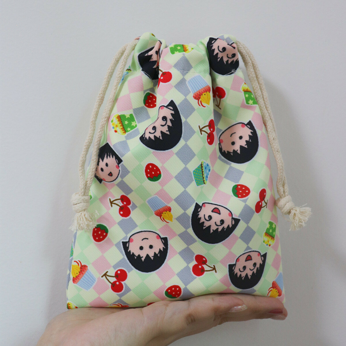 Miniso Милый мультяшный чехол/сумочка Chibi Maruko-chan с цветными блоками, вдохновленный дофамином, с отделением для монет и внешнего аккумулятора в японском стиле.