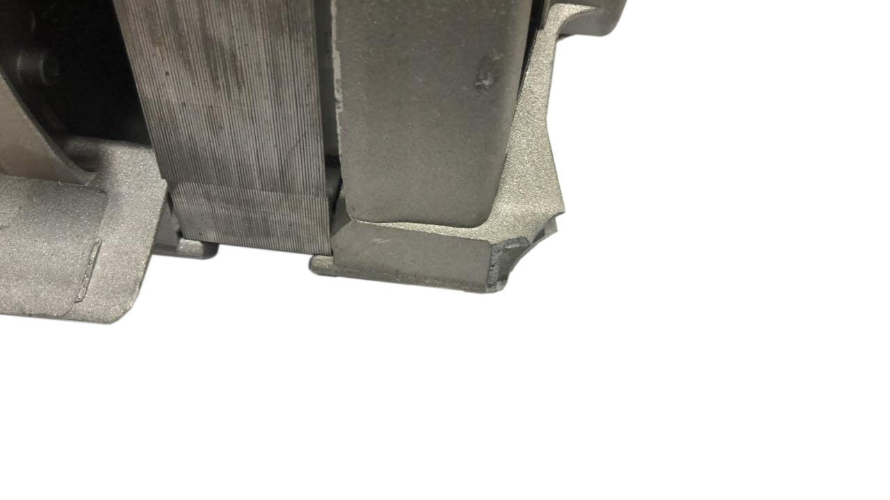 Двигатель для стиральной машины Ariston Аристон 302487 ARUSF 1051 UA, ARUSL 851 UA (мотор нового образца, 160032972.00, W11047407-A, HXGP2L.64 HXG-146-30-68L) Сломанная ножка на передней крышке