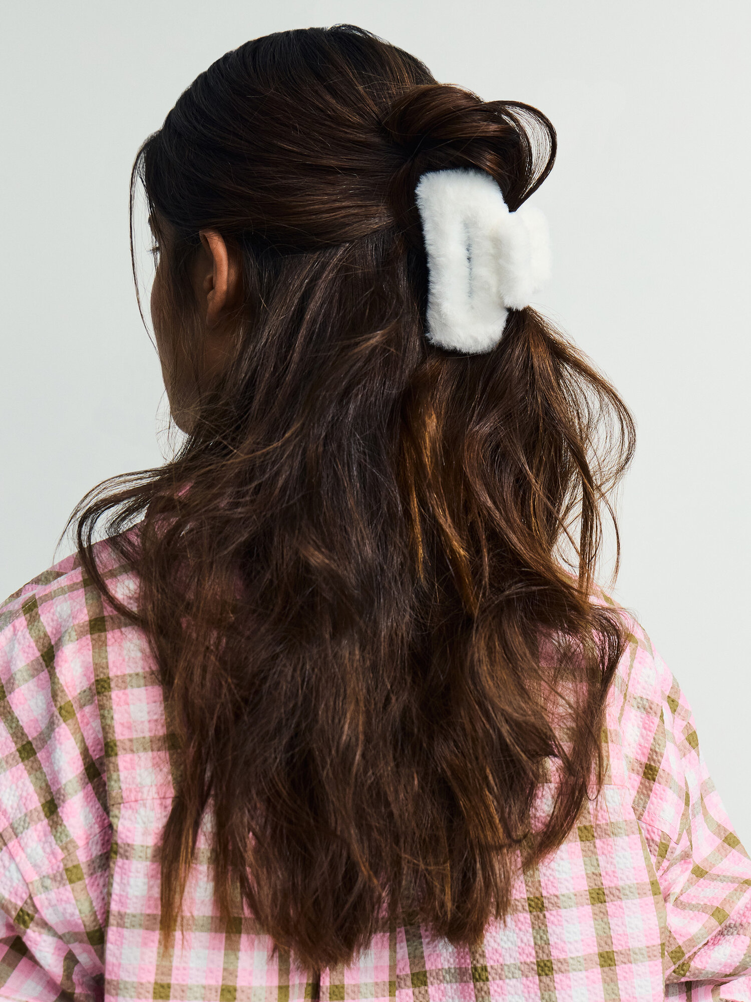 Меховая заколка-краб для волос Zarina, цвет белый, 1 шт, ZR2602061306-1