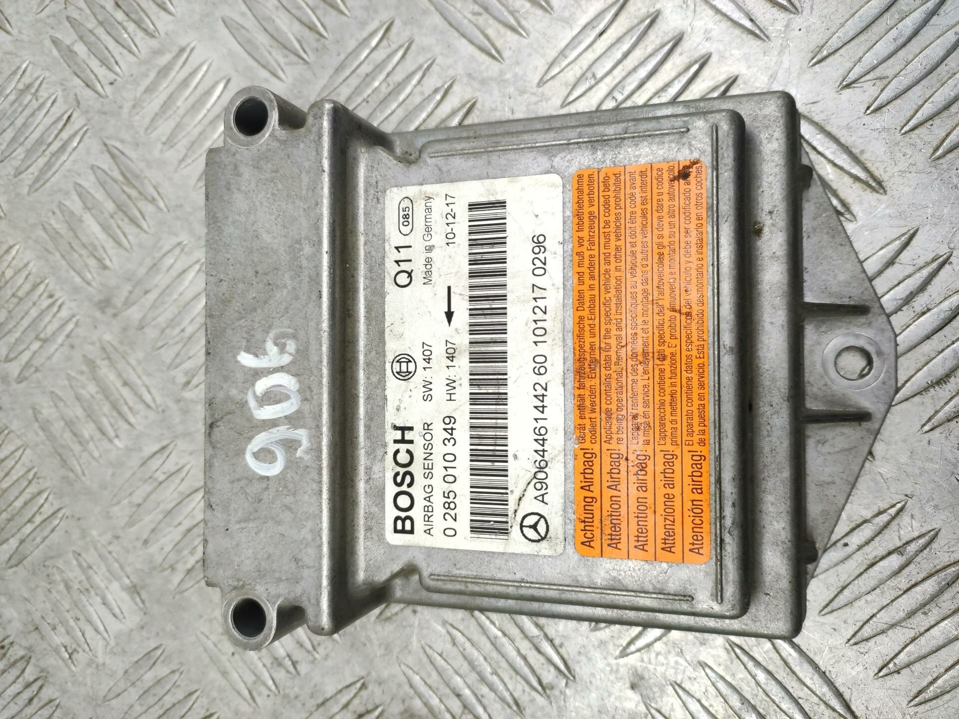 Блок управления подушками безопасности Mercedes-Benz Sprinter W906 2010 0285010349
