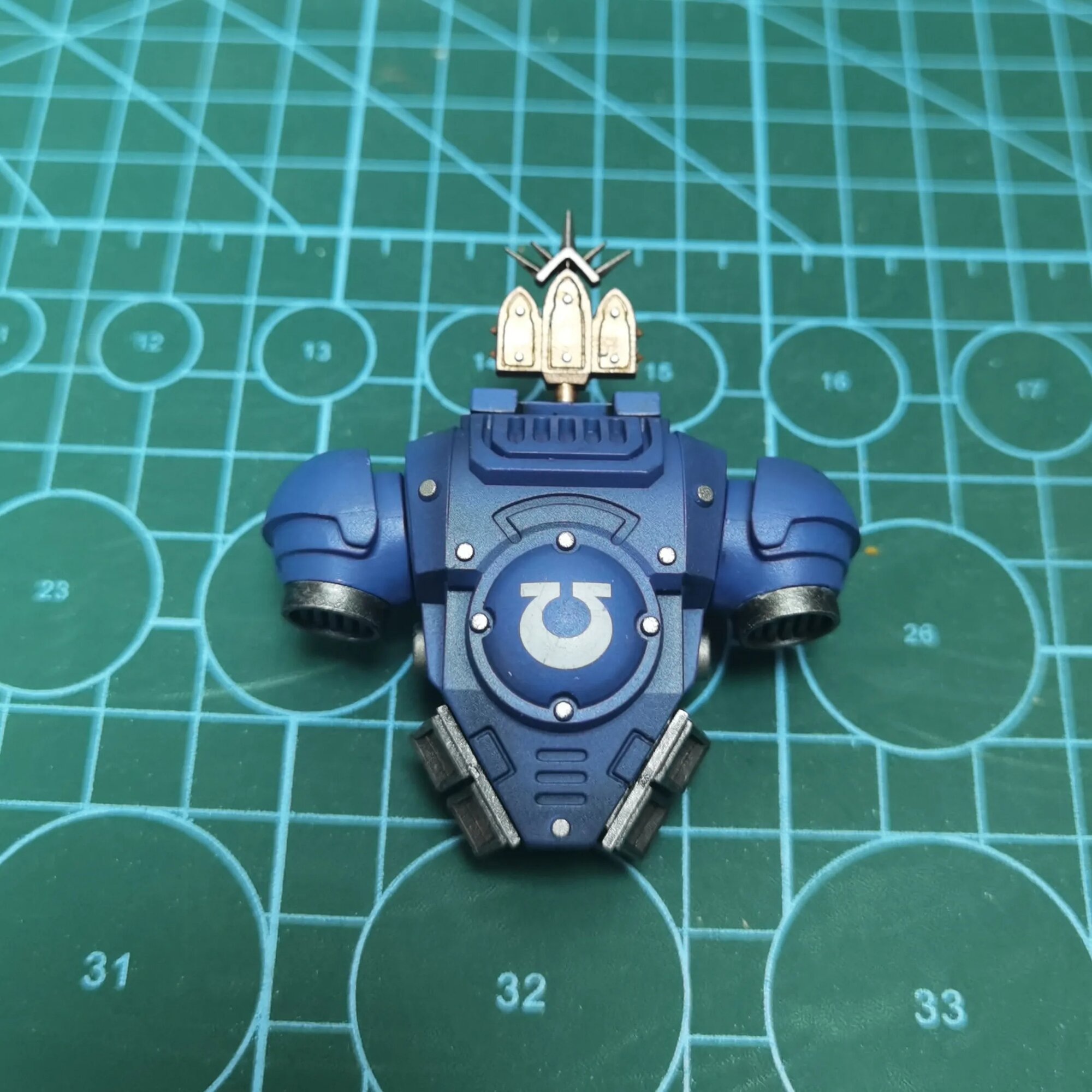 Joytoy Warhammer 1/18 Фигурка капитана ультрамаринов