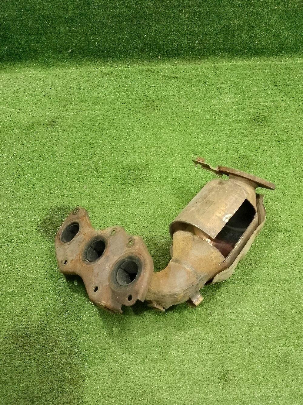 Выпускной коллектор лев Lexus RX без катализатора Б/У с пробегом