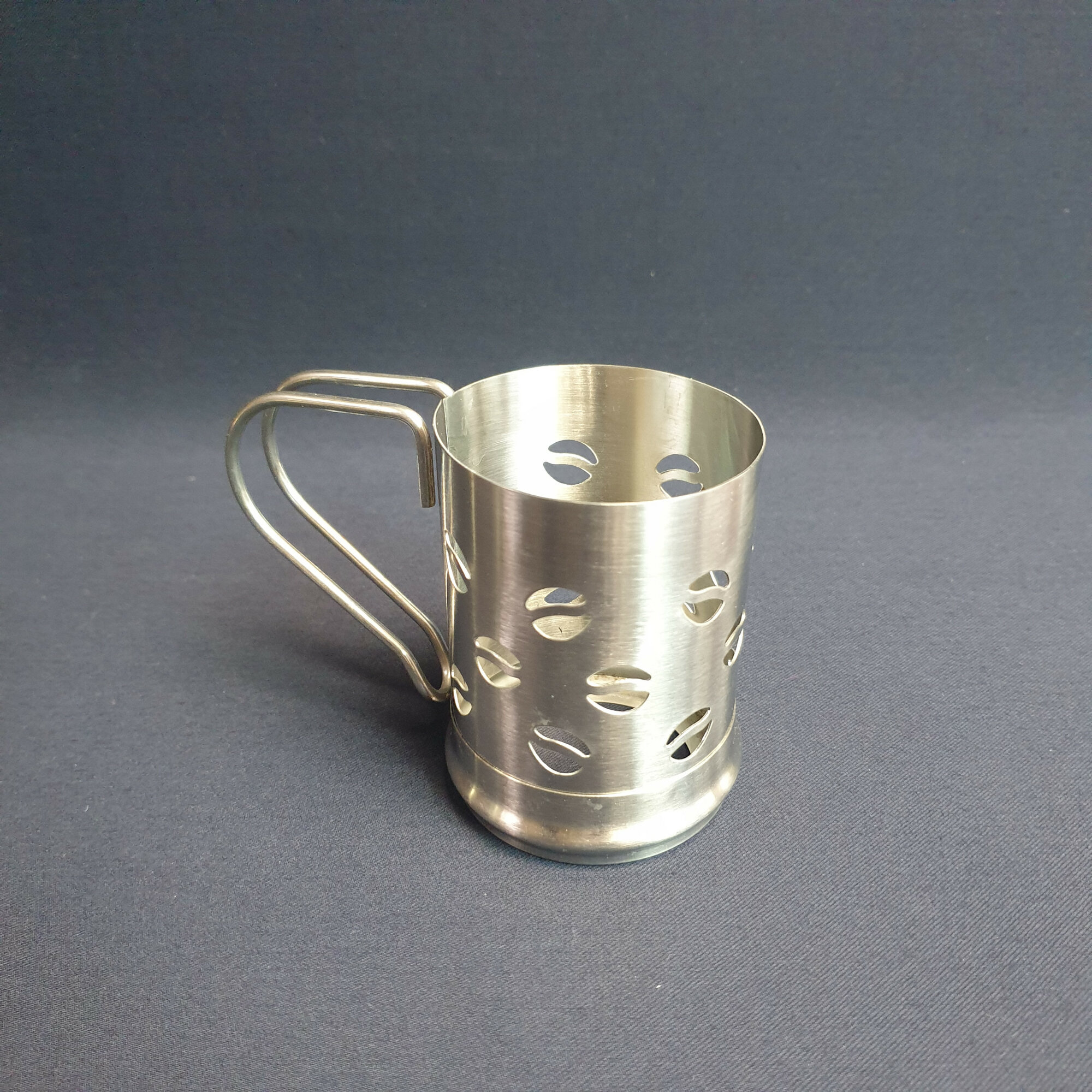 Подстаканник "Зерна кофе", металлический, отходит одна часть ручки. Винтаж, СССР.