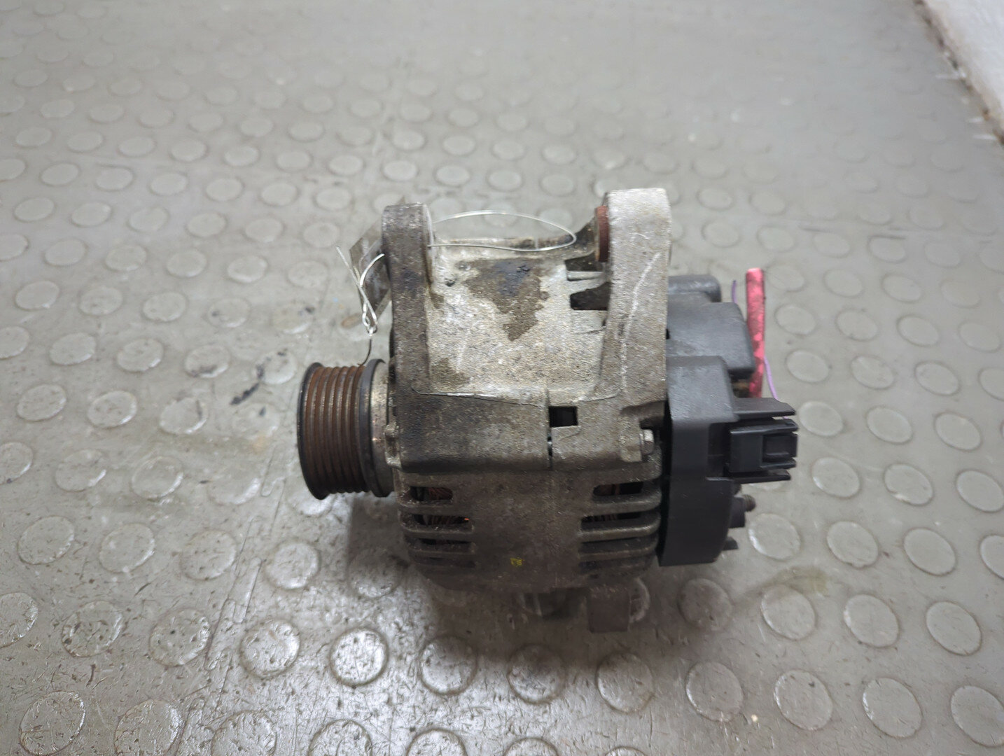 Генератор Renault Megane 2 Б/У