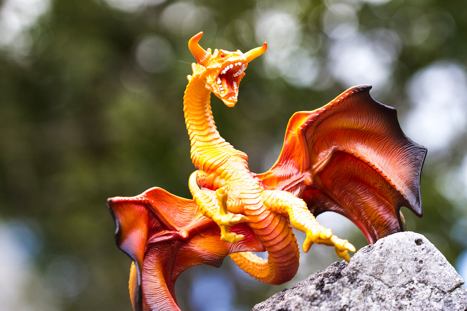 Фигурка Safari Ltd. Дракон огненной лавы, XL