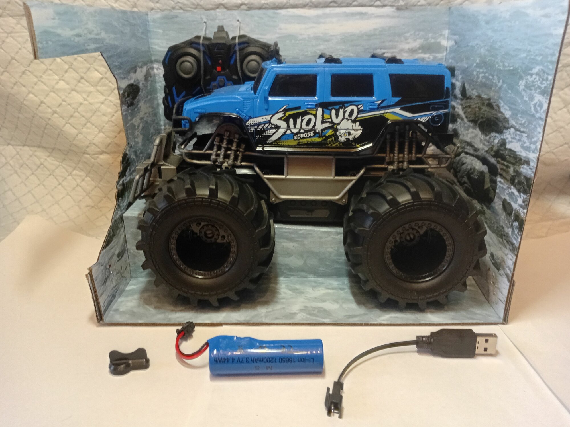 Вездеход радиоуправляемый. Большой ( 30 см. )