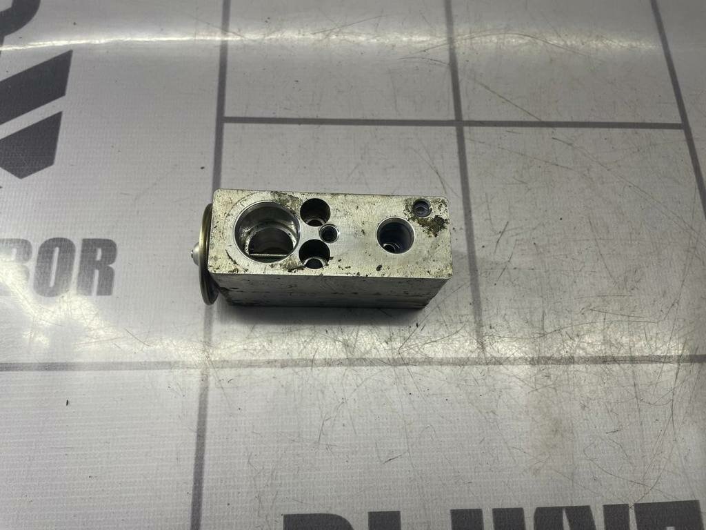 Клапан кондиционера Renault Fluence 10-17