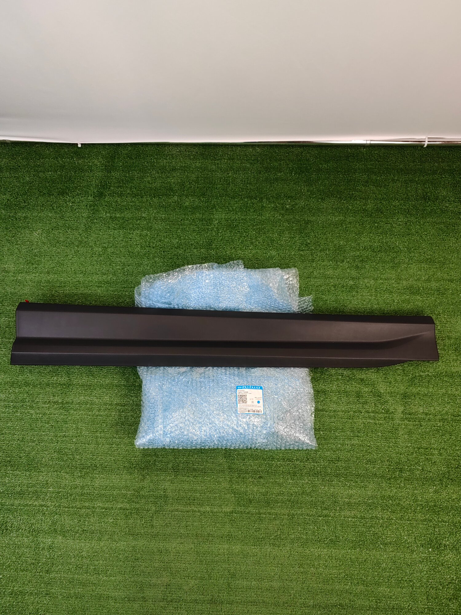 GEELY Накладка двери передней левой Geely Coolray 5075035900