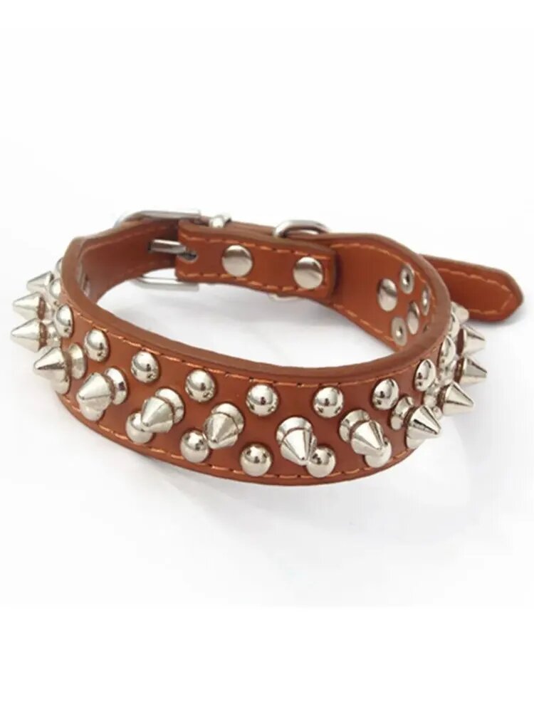 Ошейник кожаный с шипами коричневый M для собак и кошек, регулируемый, с шипами