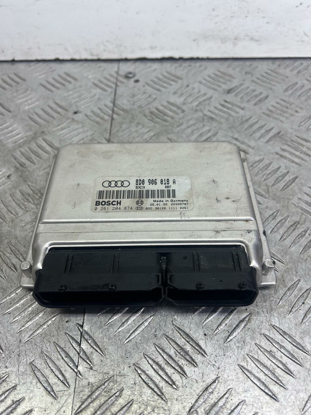 Блок управления двигателем Audi A6 C5 1999 8D0906018A