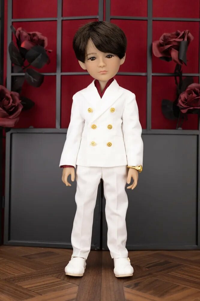 Julian(Ограниченный выпуск);15" Ruby Red Fashion Friends - Коллекционная кукла(На нем был красно-белый костюм (двубортный, с четкими лацканами и разрезом сзади) и наручные часы)