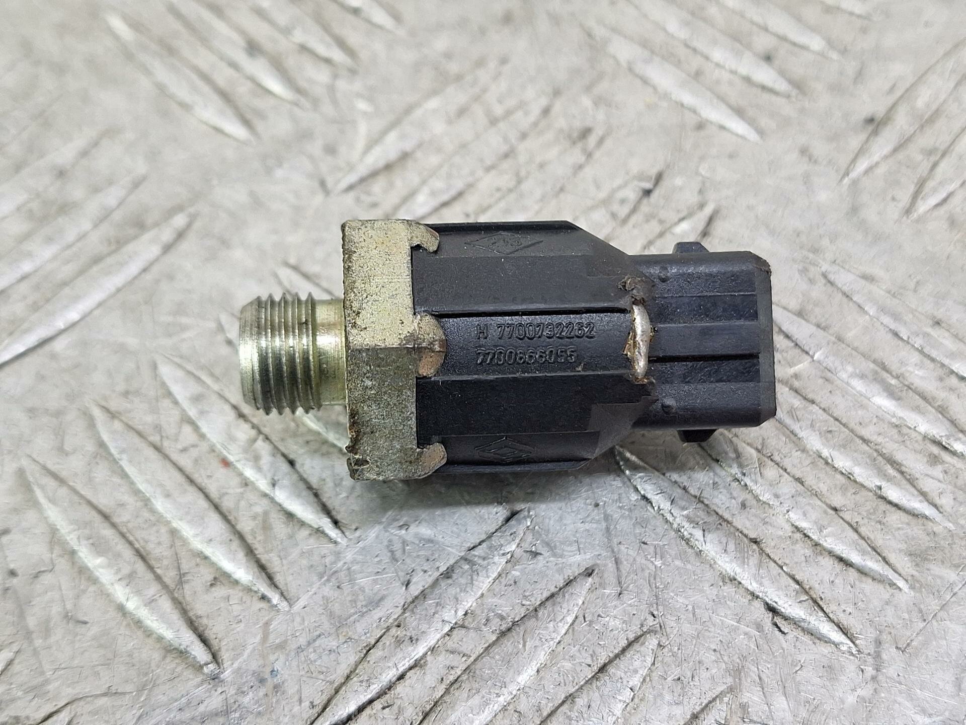 Датчик детонации Renault Megane рест. (1999 - 2003) 7700732262