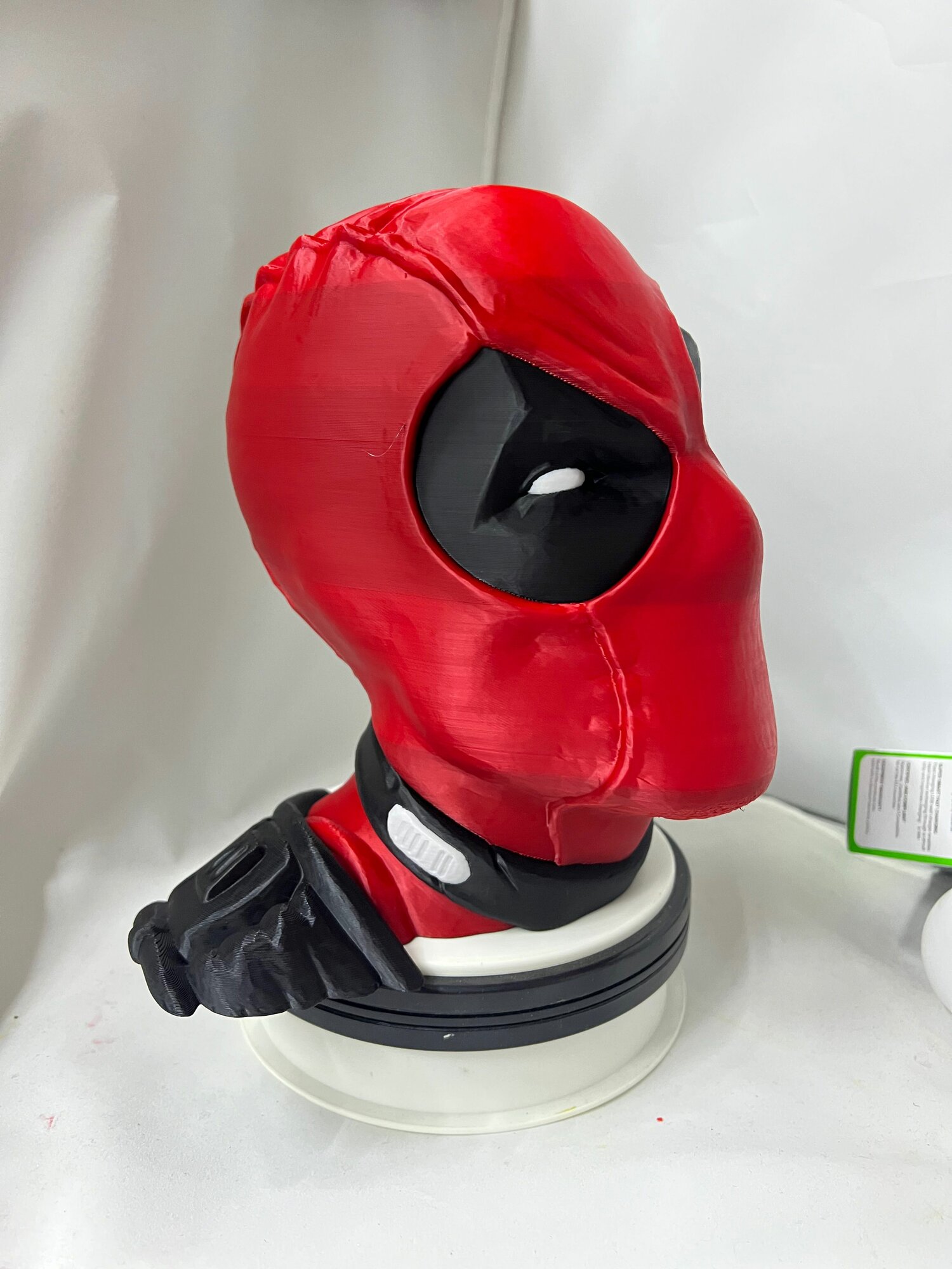 Подставка для наушников shoptronic Deadpool, красная, пластик, 20 см — фото 1