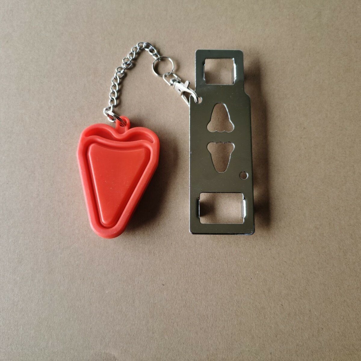 Двухсторонний дверной замок, временный дверной стопор, портативный дверной замок, двухфункциональный противоугонный дверной замок, портативное противоугонное устройство.