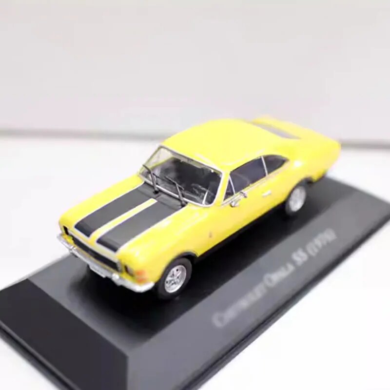 Модель автомобиля Maisto Opala SS 1976 седан 1:43