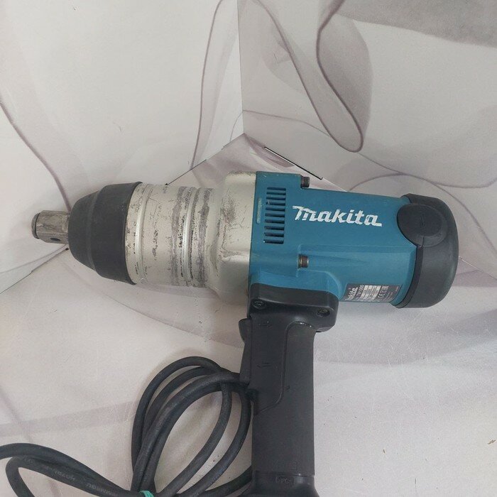 Гайковерт Makita TW1000