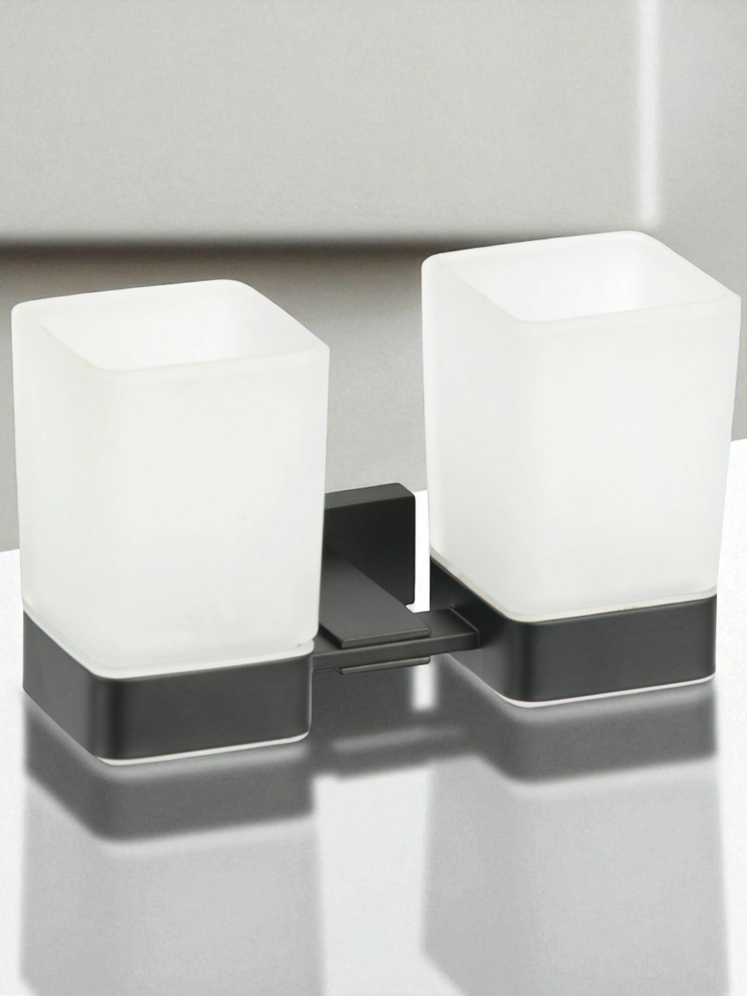 Стакан настенный стеклянный GANZER GZ88080-C