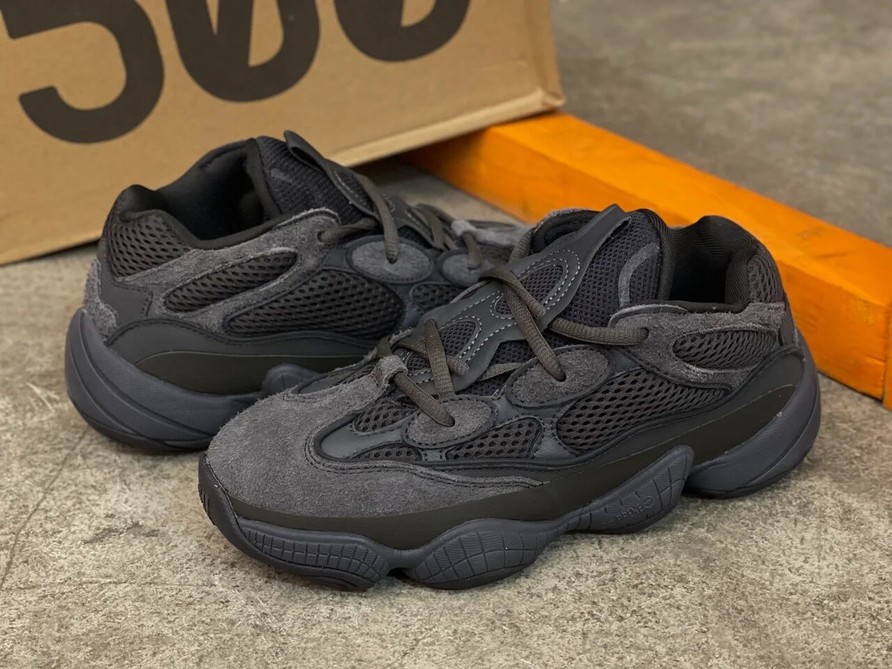 Кроссовки ADIDAS YEEZY BOOST 500 "Utility Black", размер 37 RU, черный — фото 1
