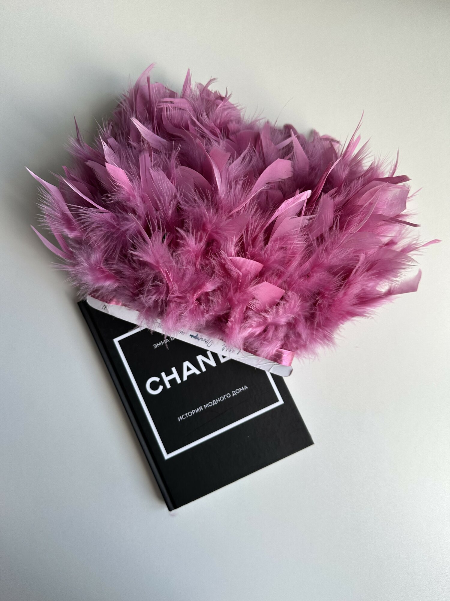 Тесьма с перьями на ленте марабу, маджента, 2 метра для творчества и пошива