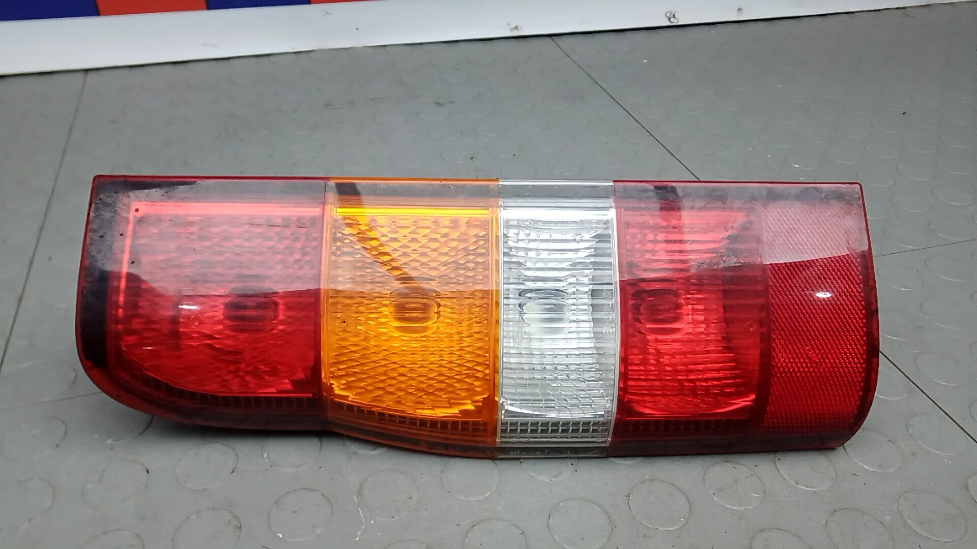 Фонарь задний левый FORD TRANSIT 6