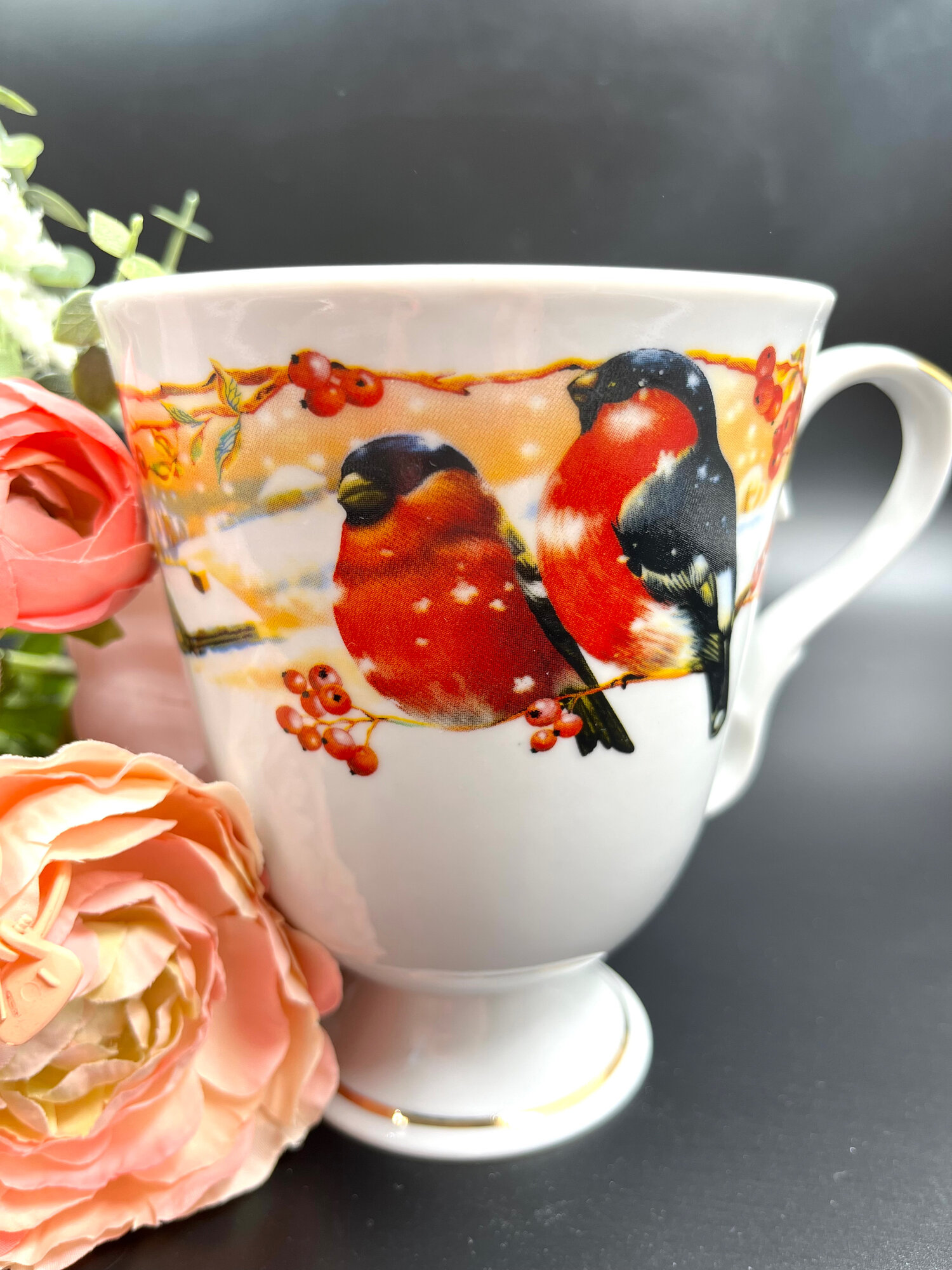 Кружка фарфоровая для чая и кофе 600 мл "Снегири"