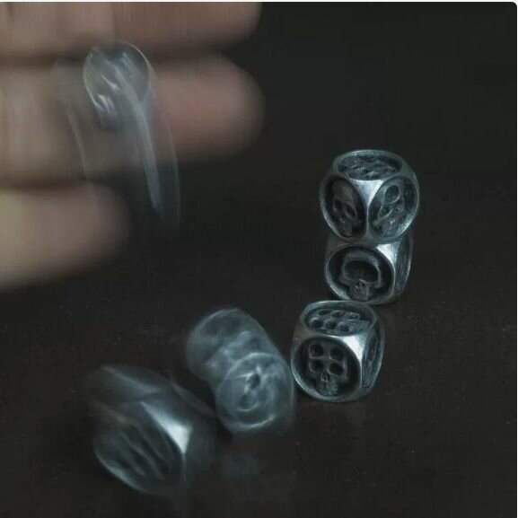 Игральные кости, медный кубик с черепом ручной работы в темном стиле, настольный аксессуар и коллекционная фигурка для поклонников готики и альтернативы