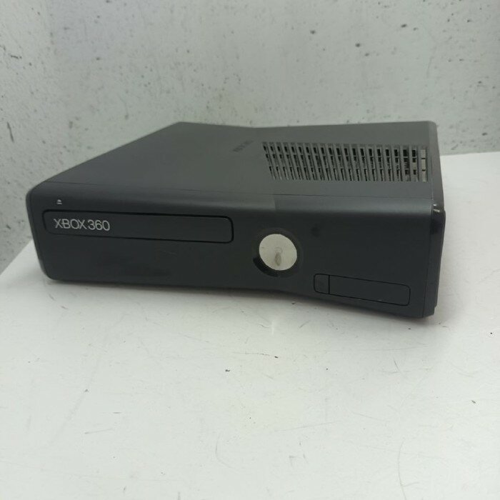 Игровая приставка Microsoft Xbox 360 S 250 ГБ
