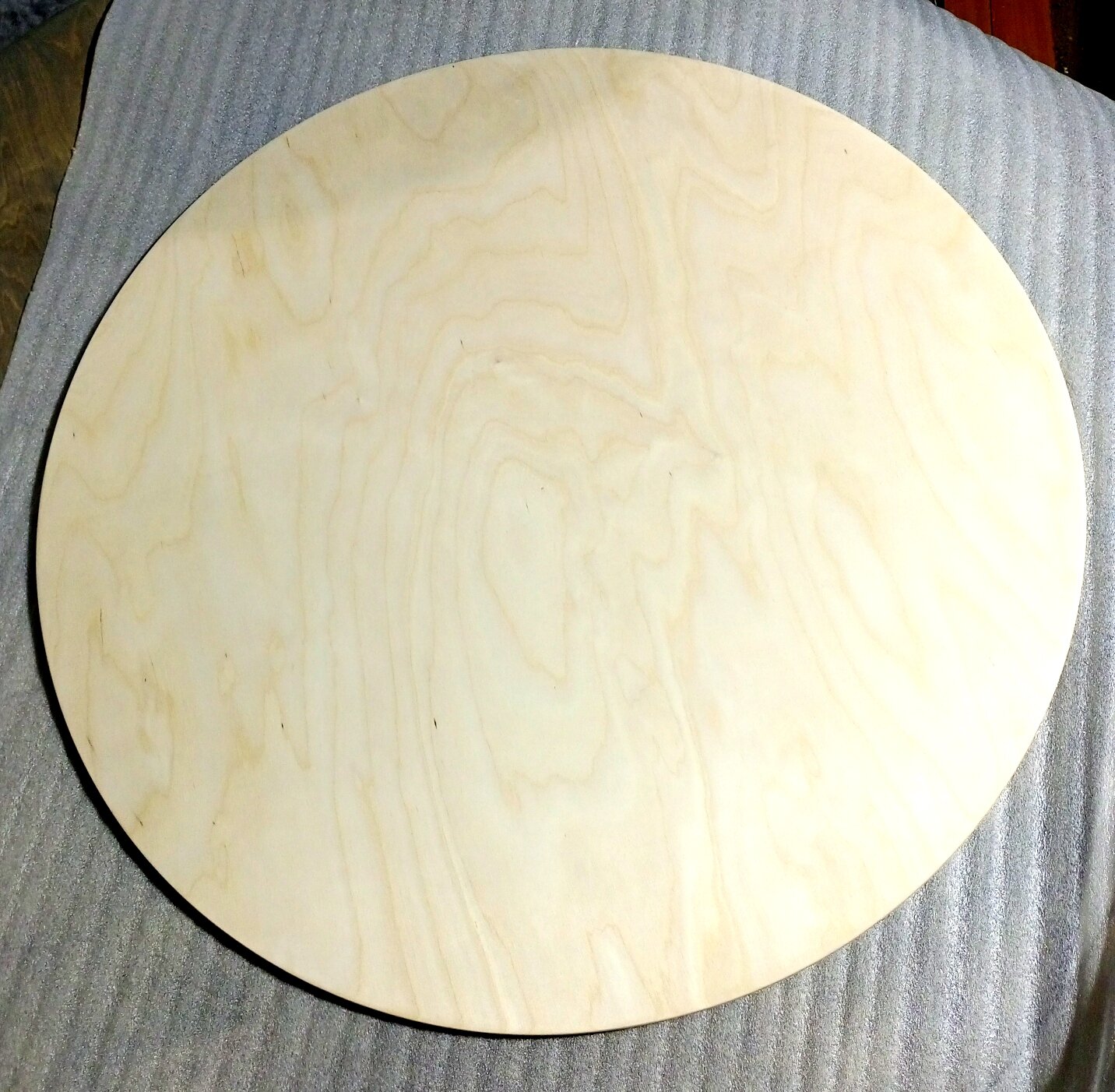 Столешница круглая, диаметр 55см, толщина 15мм , березовая фанера, готова к покраске