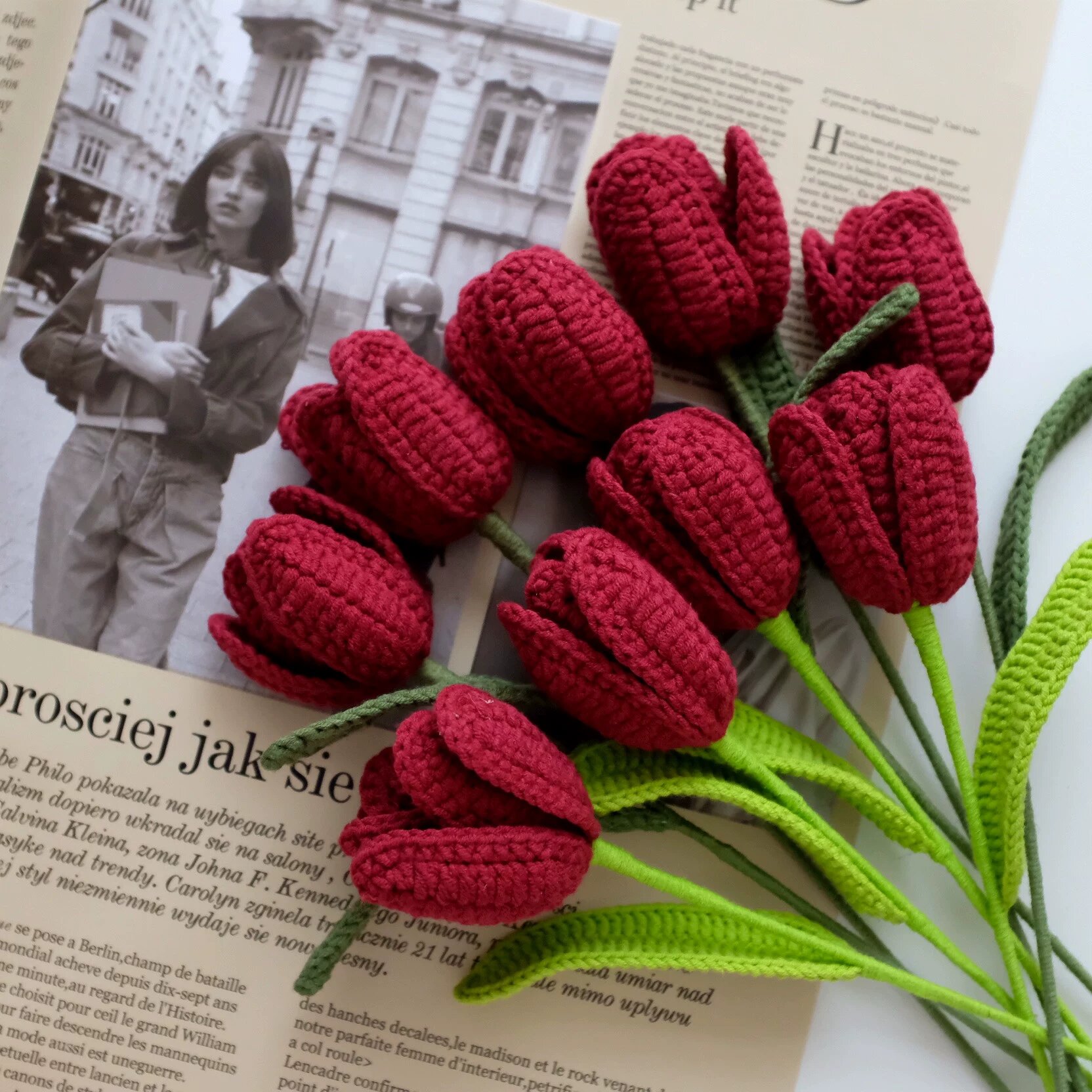 Искусственный тюльпан бордовый, одиночный стебель, шерстяной подарок