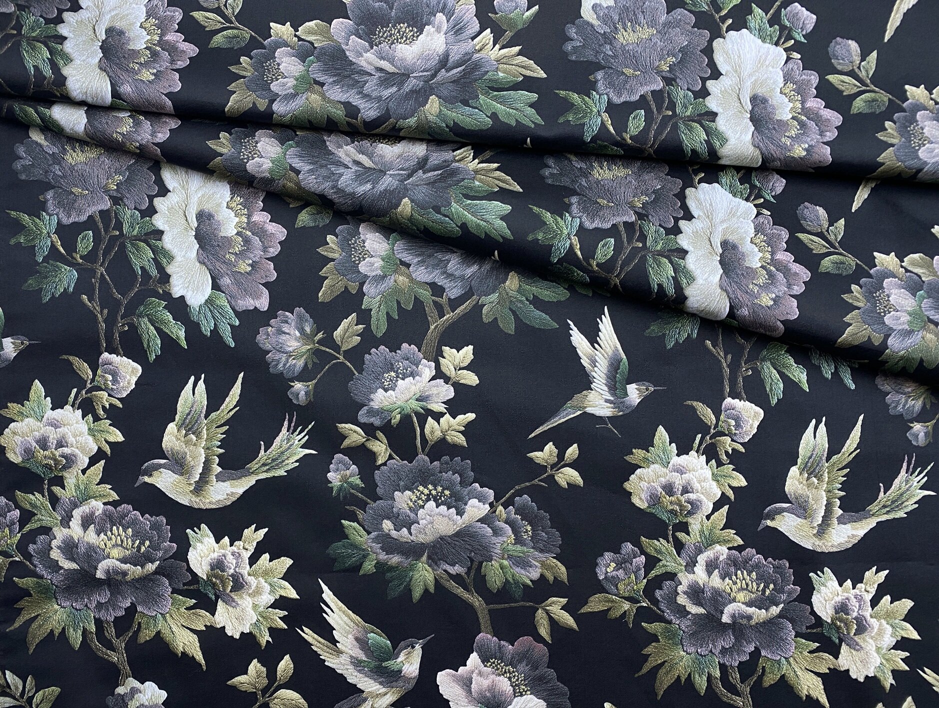 Ткань Хлопок чёрного цвета с принтом цветы 14436