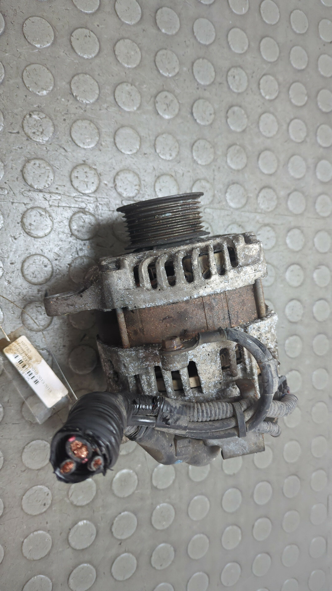 Генератор Infiniti QX56 Б/У