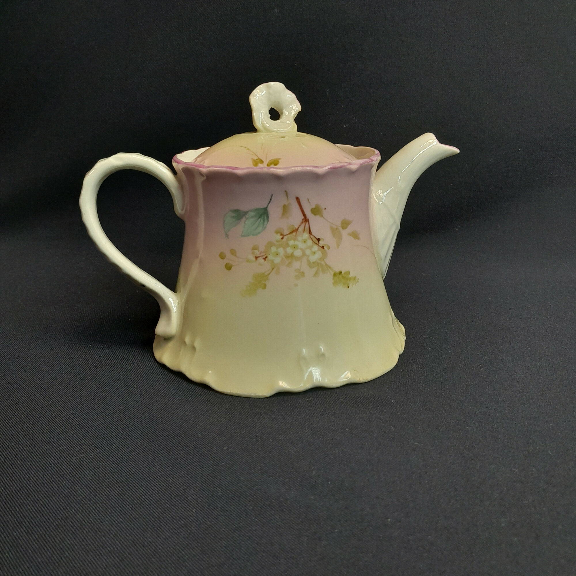 Чайник товарищество Кузнецова 1917г, розовое крытье, ручная роспись, атиквариат