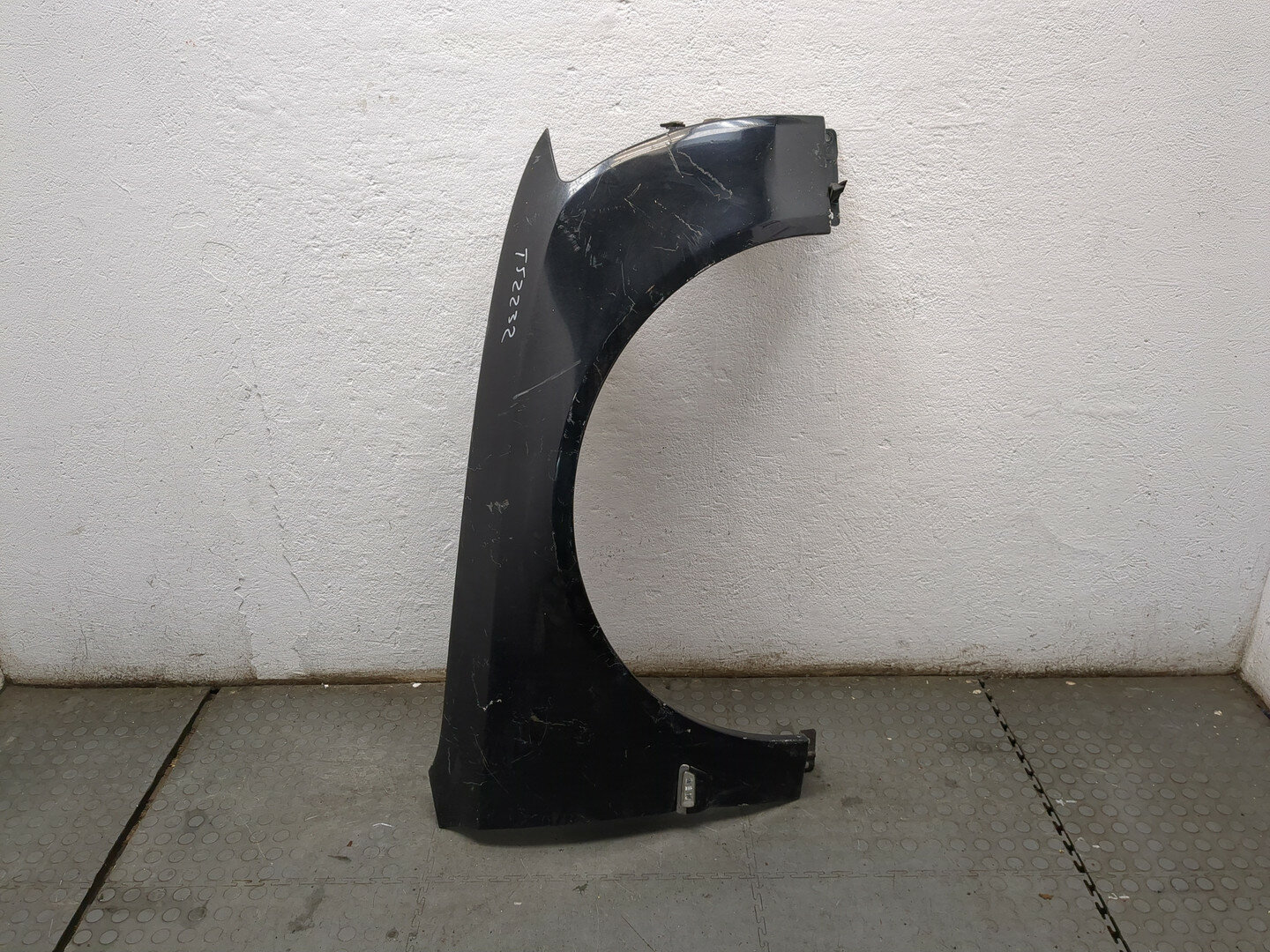 Крыло правое переднее Audi A8 (D3) Б/У