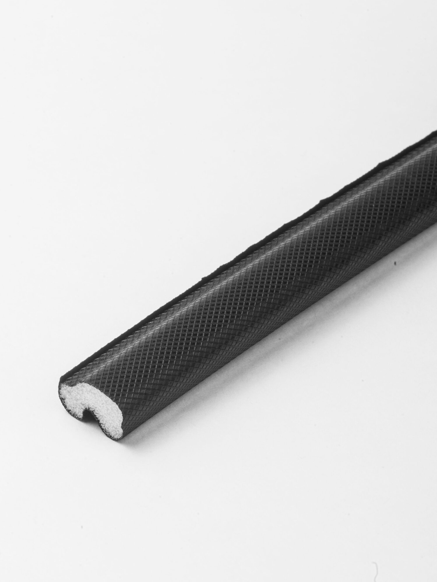 Уплотнитель для окон и дверей KOMFORT москитные системы Schlegel Q-LON ПВХ QL-9646 черный 5 м УПШЧ5